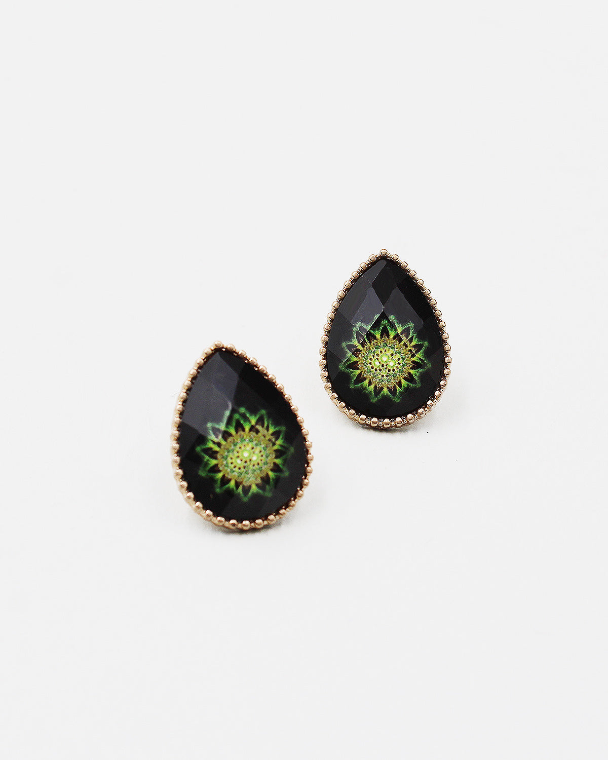 Mandala Print Tear Drop Stud Earrings – Sam Moon Trading